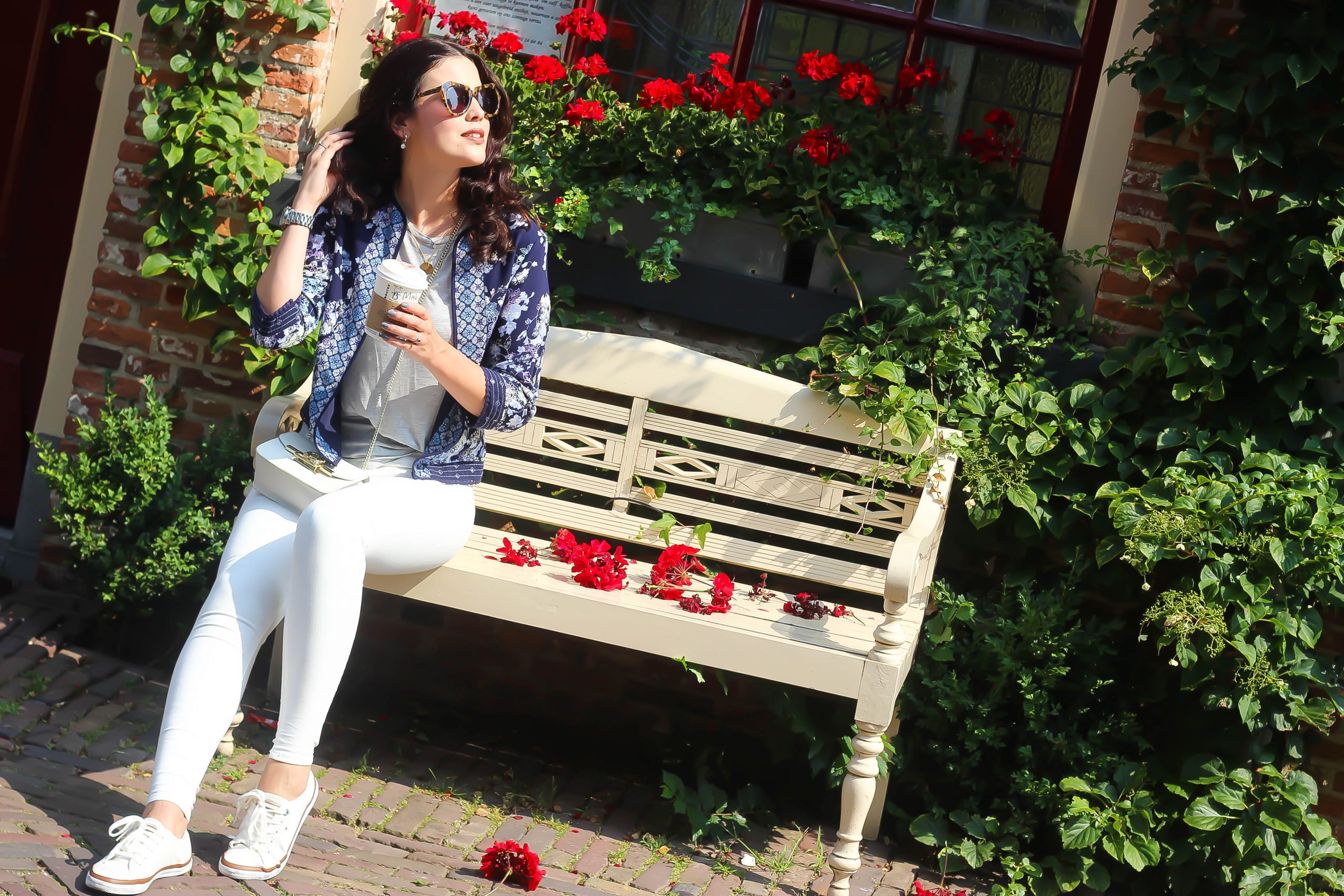 Girl on the go - Fashion Container - Fashion and Travel blog